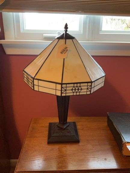 Prairie style leaded glass table lamp - Hurley Real Estate & Auctions