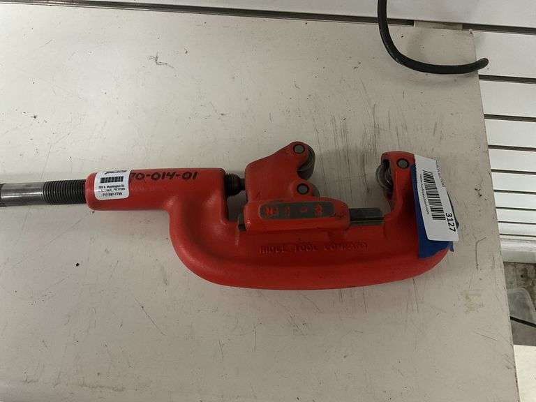 Ridgid 2a/202 pipe cutter - Hurley Real Estate & Auctions