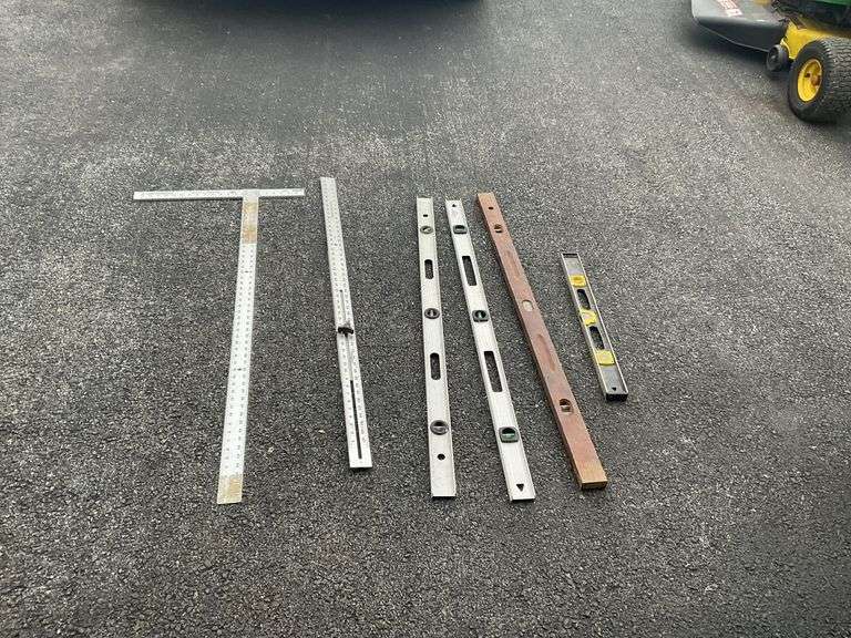 Drywall T-square and levels - Hurley Real Estate & Auctions