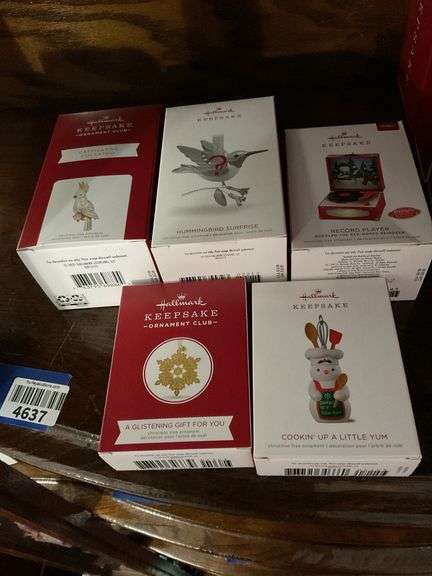 Hallmark Christmas ornaments in boxes - Hurley Real Estate & Auctions