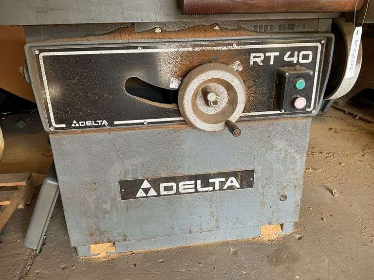 Delta RT40 table saw, see photos for condition. ***disconnected from ...