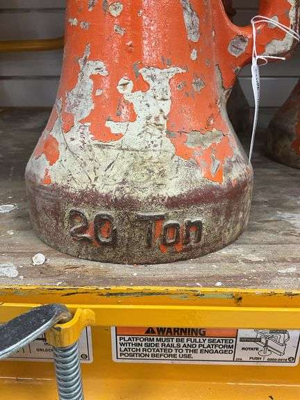 JET House Jack, Screw - Hurley Real Estate & Auctions