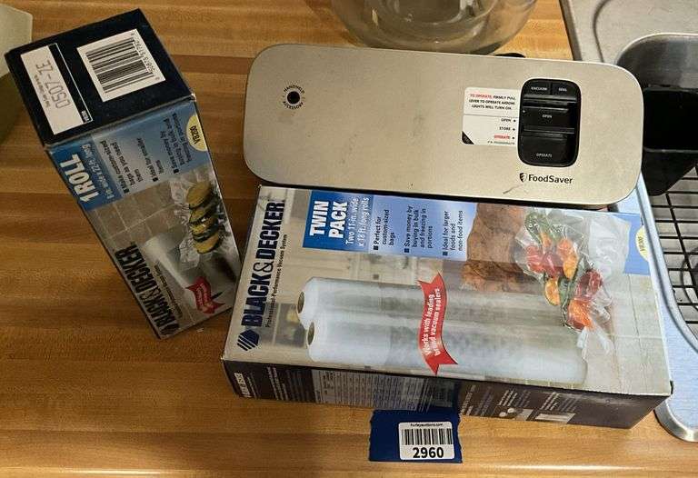 FoodSaver vacuum sealer and rolls of plastic - Hurley Real Estate ...
