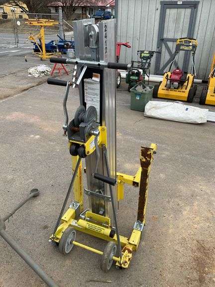 Sumner 2400 Compact Equipment lift 12' (3.7 m) & 16' (4.9 m) lifts ...