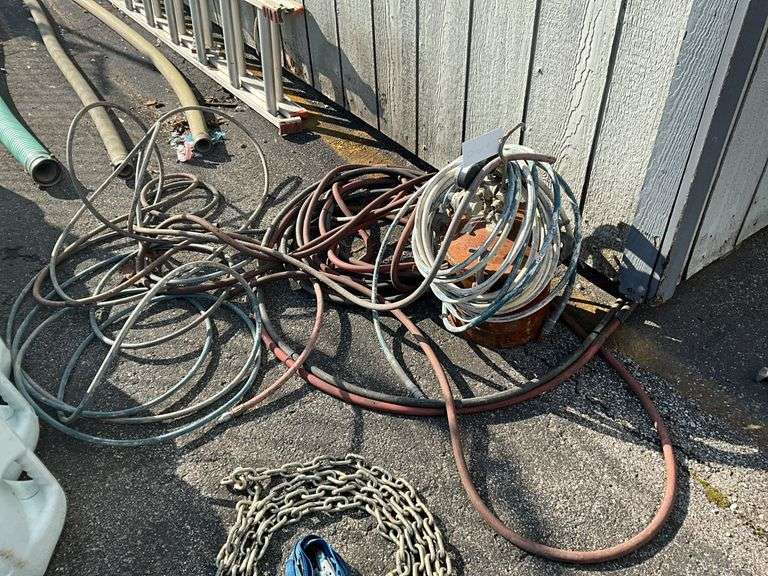 Binks Pressure pot sprayer tank and hoses - Hurley Real Estate & Auctions