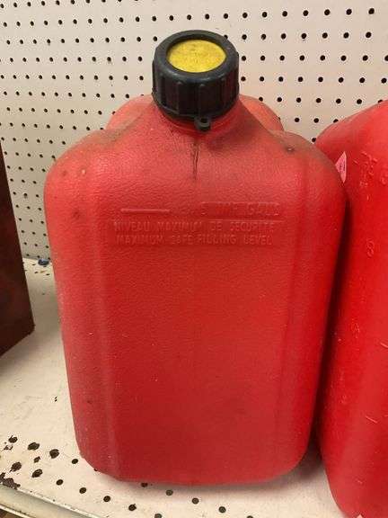 Three plastic 5 gallon fuel cans - Hurley Real Estate & Auctions