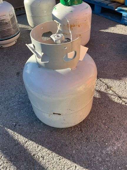 20 lb propane tank - Hurley Real Estate & Auctions