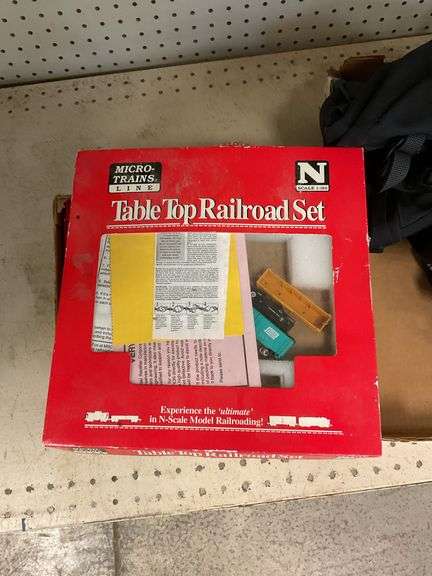 Tabletop railroad set, Christmas lights, folding table and more ...