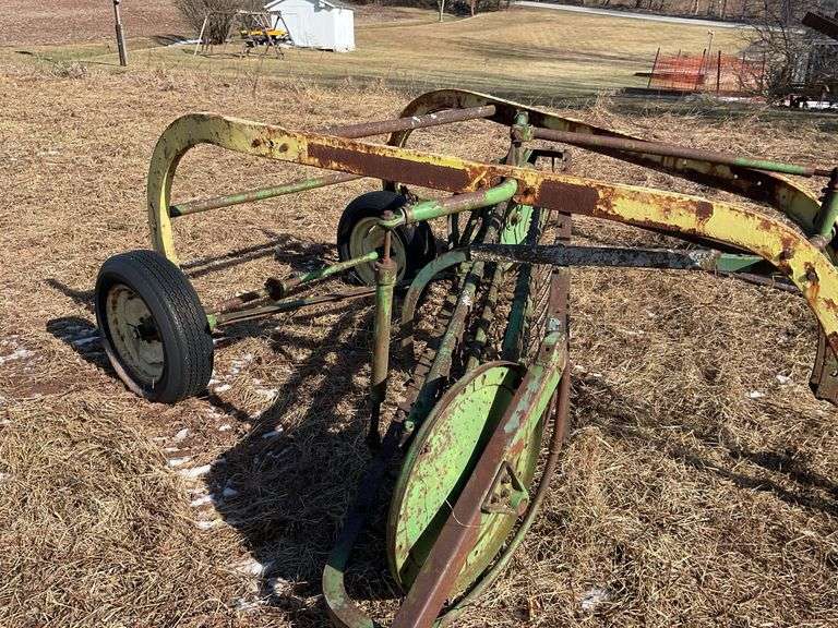 John Deere bar rake - Hurley Real Estate & Auctions