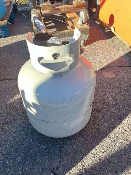 20 lb propane tank - Hurley Real Estate & Auctions