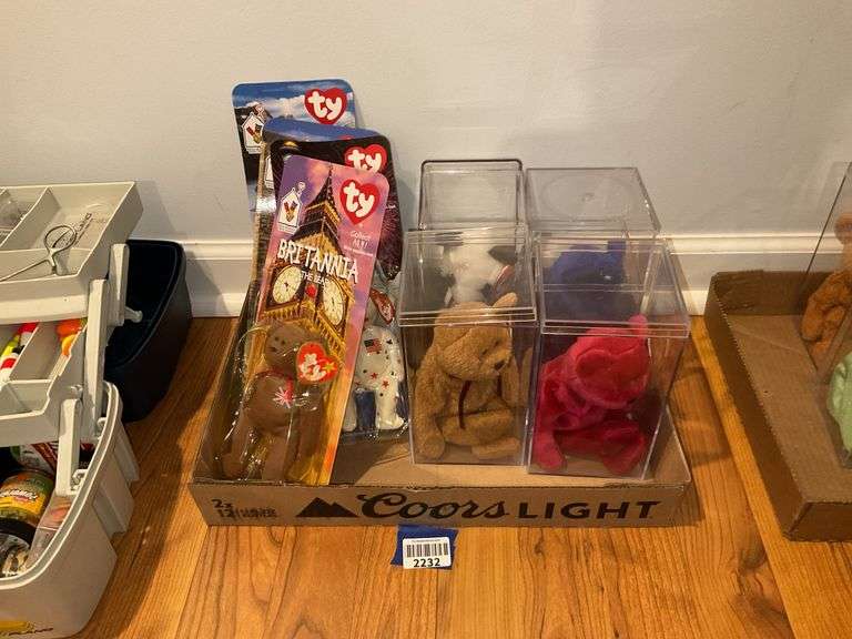 Ty Beanie Baby bears lot in packags/cases - Hurley Real Estate & Auctions