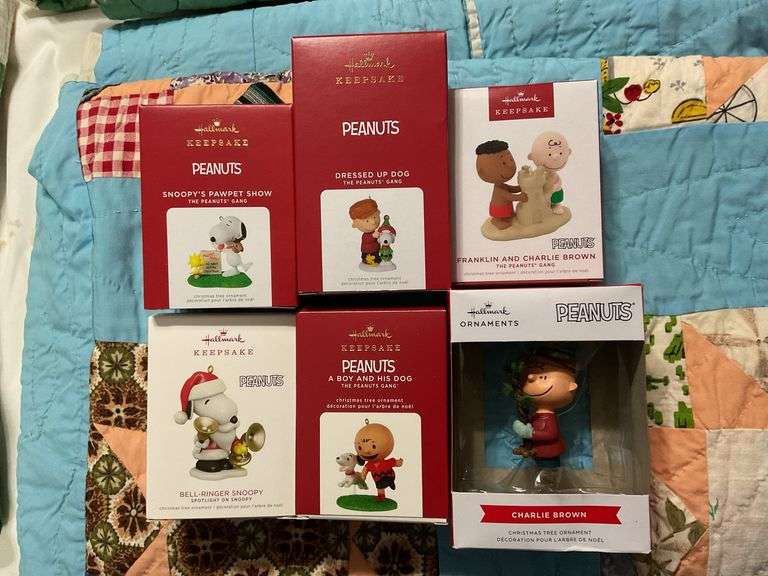 Hallmark Christmas ornaments in boxes - Hurley Real Estate & Auctions