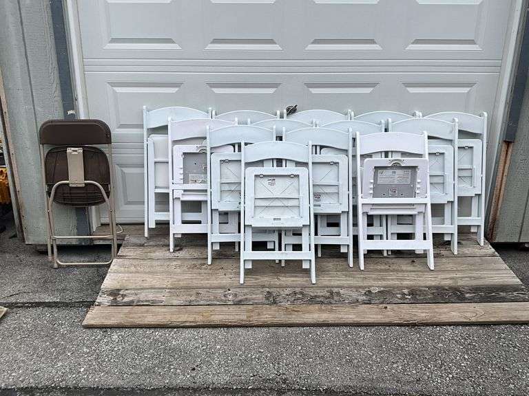 Folding chairs, by the piece, take 12 - Hurley Real Estate & Auctions