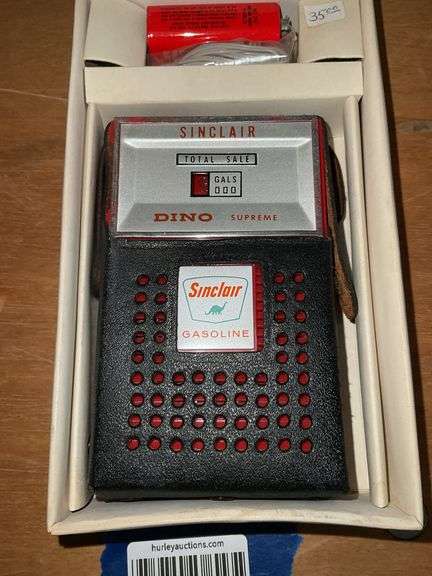 Vintage Sinclair Gas Pump figural transistor radio in box - Hurley Real ...