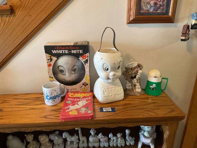 Casper the Ghost collectibles lot including Hallween costume and treat ...