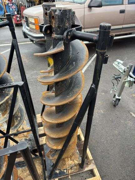 Approx 11in- 12in auger it with stand - Hurley Real Estate & Auctions