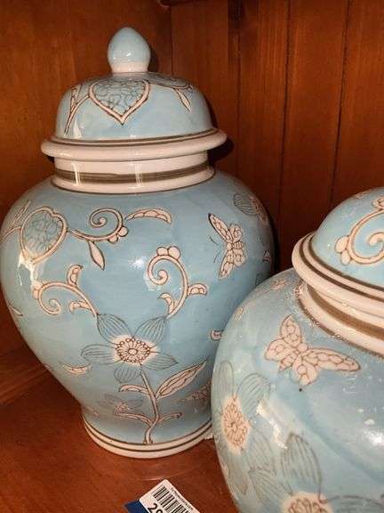 Two ceramic ginger jars - Hurley Real Estate & Auctions