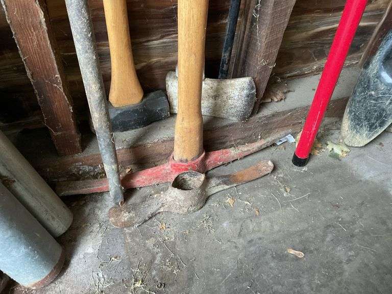 Sledge hammer, axe, pick, digging irons - Hurley Real Estate & Auctions