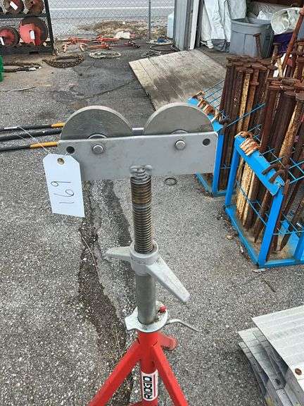 Ridgid RJ-99 head pipe stand - Hurley Real Estate & Auctions