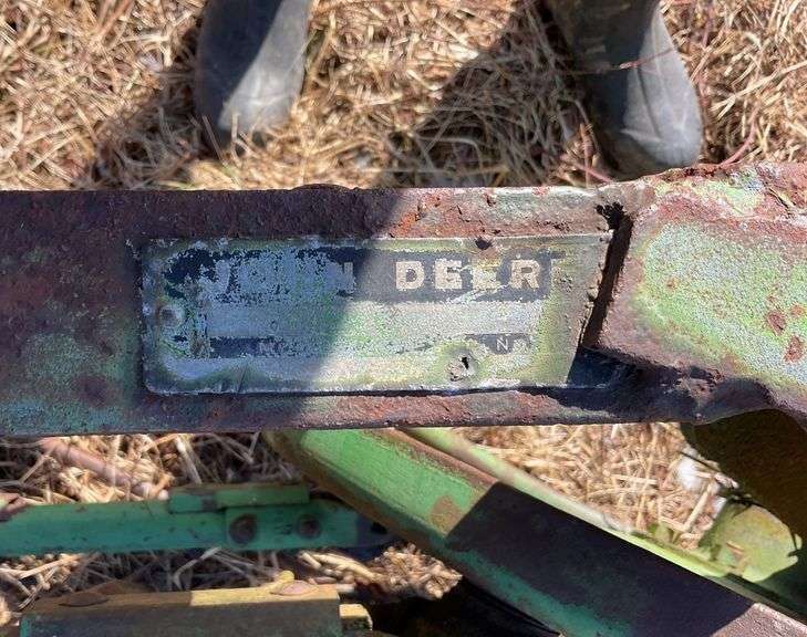 John Deere bar rake - Hurley Real Estate & Auctions