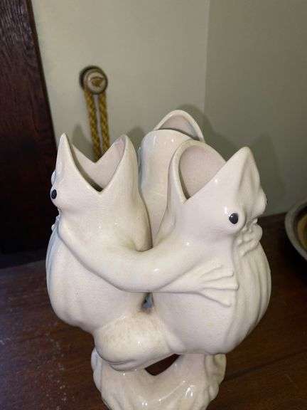 Three dancing frogs vase, Made in Japan - Hurley Real Estate & Auctions