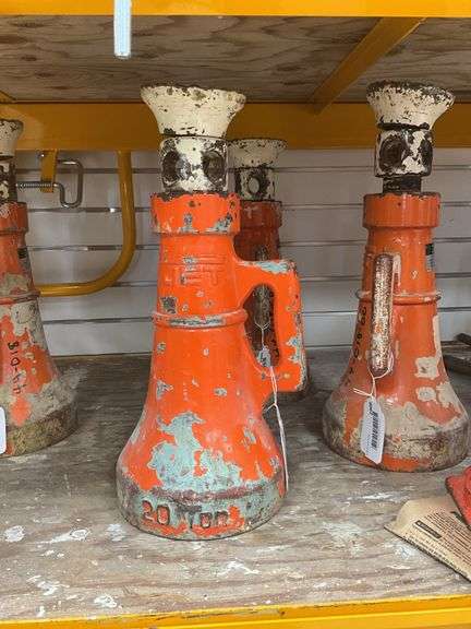 JET House Jack, Screw - Hurley Real Estate & Auctions