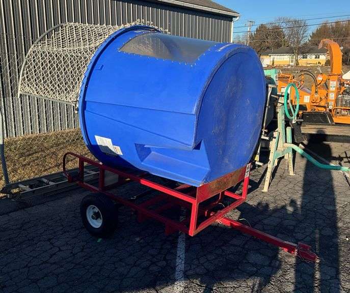 Easy Dunker dunk tank and trailer, wiring for lights need some work. - Hurley Real Estate & Auctions