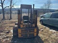 Gehl 4600 skid steer 1190 hours. Stored in shed. Has been sitting for ...