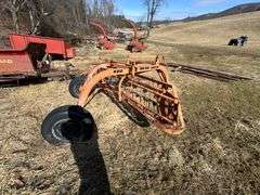 New Idea rolabar rake - Hurley Real Estate & Auctions