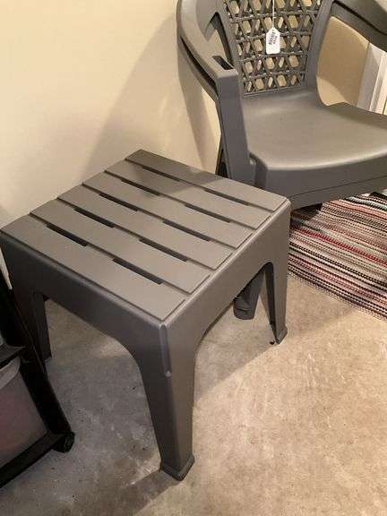 Two plastic chairs and table - Hurley Real Estate & Auctions