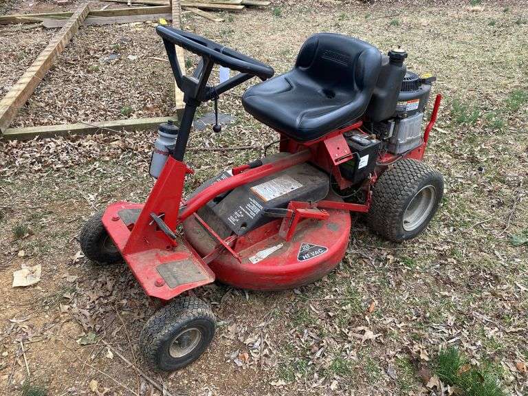 Snapper 28" rear engine riding mower - Hurley Real Estate & Auctions