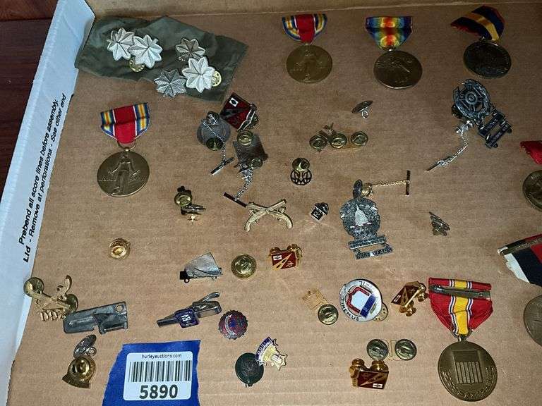 Assorted Pin & badge lot - Hurley Real Estate & Auctions