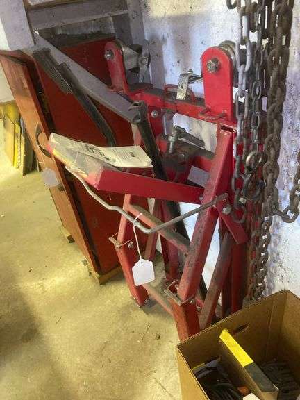 Larin motorcycle/ATV jack w/ manual - Hurley Real Estate & Auctions
