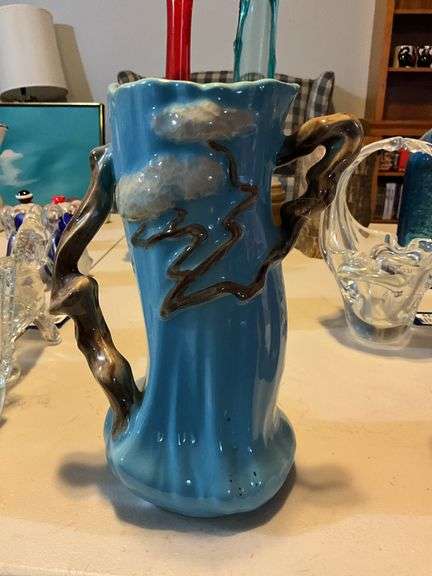 Roseville pottery Ming Tree vase - Hurley Real Estate & Auctions