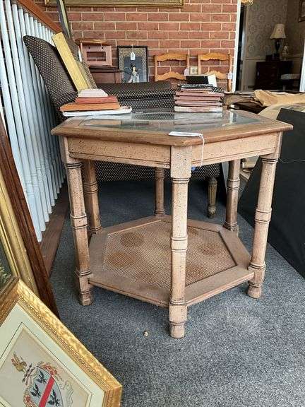 Octagonal 2-tier stand w/ inset glass top - no contents 27.5x24x21 ...