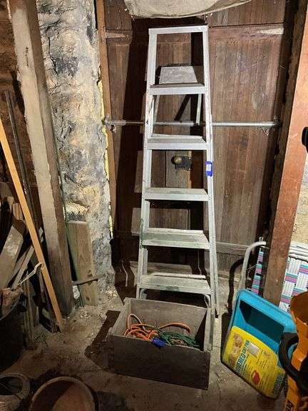 6' aluminum step ladder, crate w/ extension cords - Hurley Real Estate & Auctions