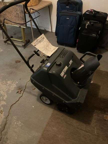 Craftsman 22" gas powered snowblower with electric start. 5.0hp Briggs ...