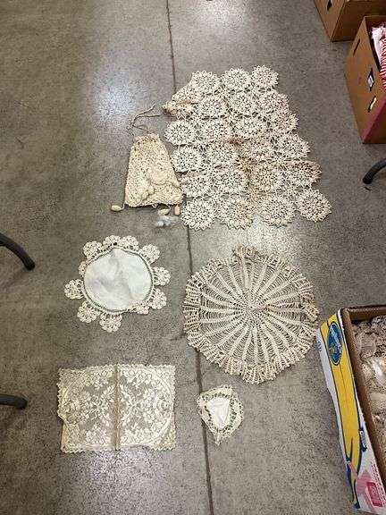 Crocheted drawstring purse and doilies - Hurley Real Estate & Auctions