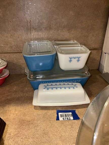 Vintage Pyrex Blue Snowflake butterdish and refrigerator dish set ...