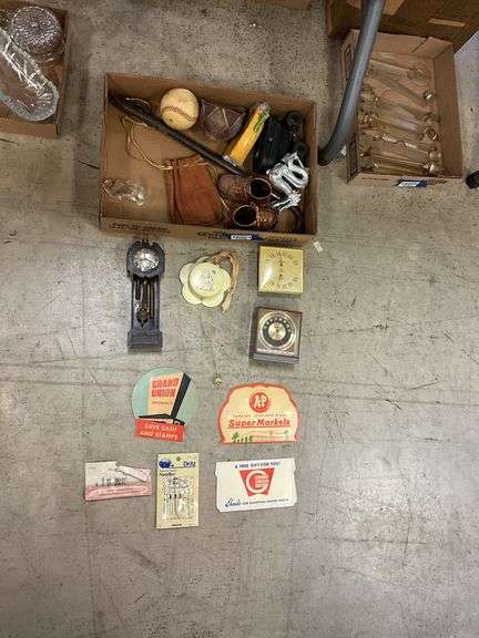 Collectibles lot - Hurley Real Estate & Auctions