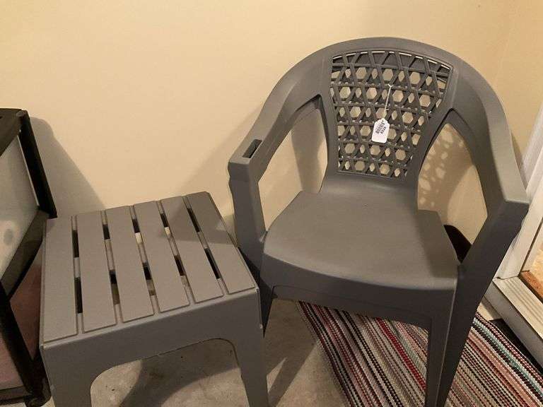 Two plastic chairs and table - Hurley Real Estate & Auctions