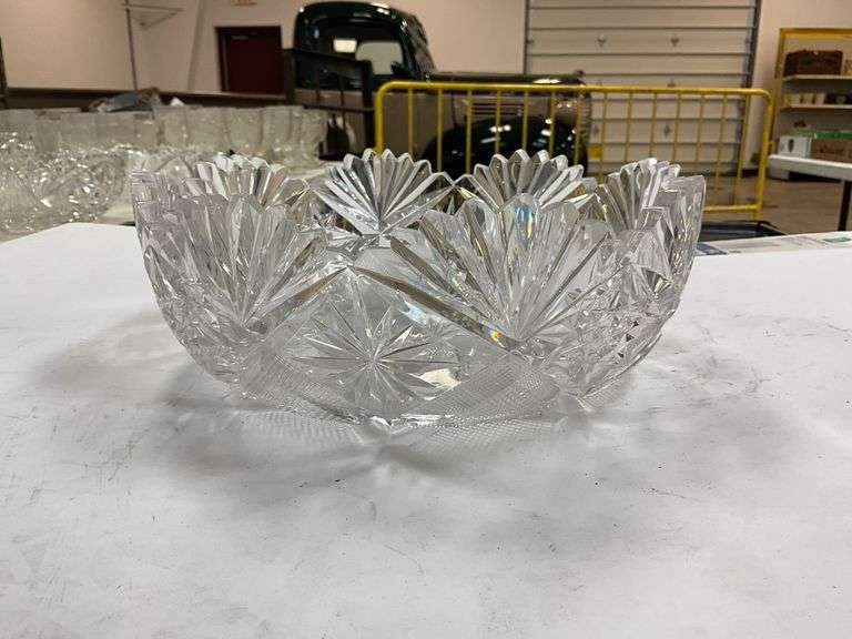 Round cut glass bowl - Hurley Real Estate & Auctions