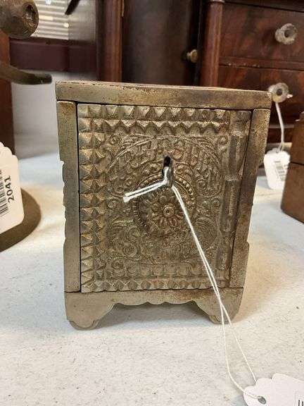 Cast iron TREASURE SAFE bank - Hurley Real Estate & Auctions