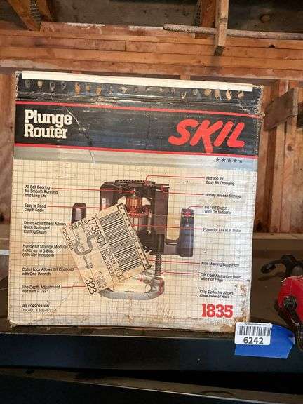 Skil plunge router in box - Hurley Real Estate & Auctions
