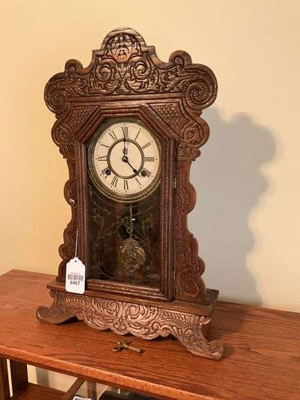 Waterbury oak kitchen clock w/ key - Hurley Real Estate & Auctions