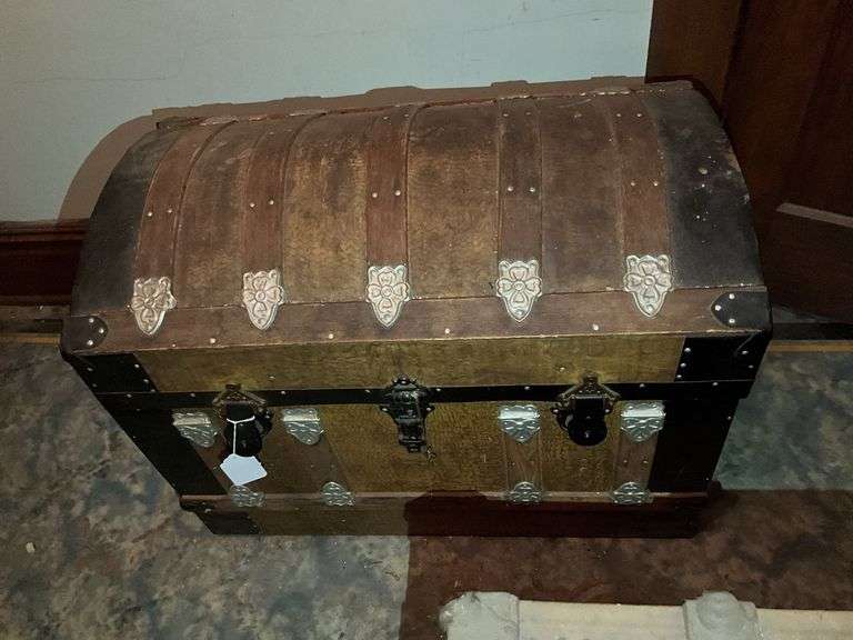 Victorian camel back trunk w/ contents: vintage games and toys30x17 ...