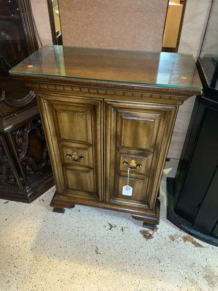 Cabinet w/ ogee bracket feet, protective glass top 22.5x11.5x30.5 ...