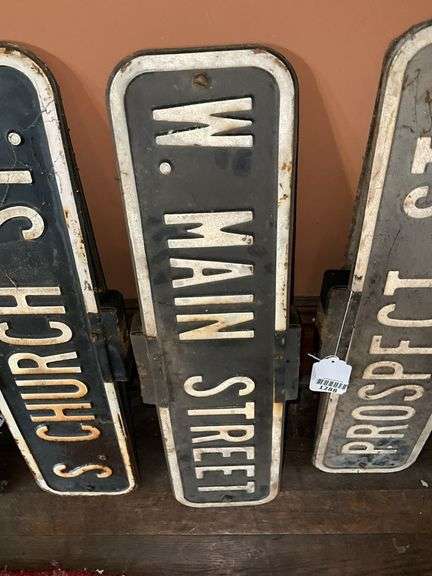 W MAIN ST sign - Hurley Real Estate & Auctions