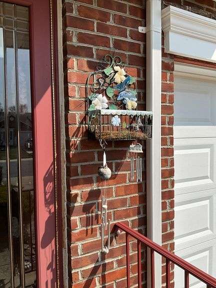 Decorative wall planter and two hanging wind chimes - Hurley Real ...