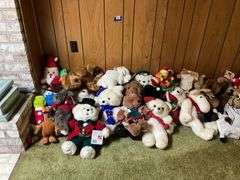 Plush Santa, Teddy bears and animals - Hurley Real Estate & Auctions